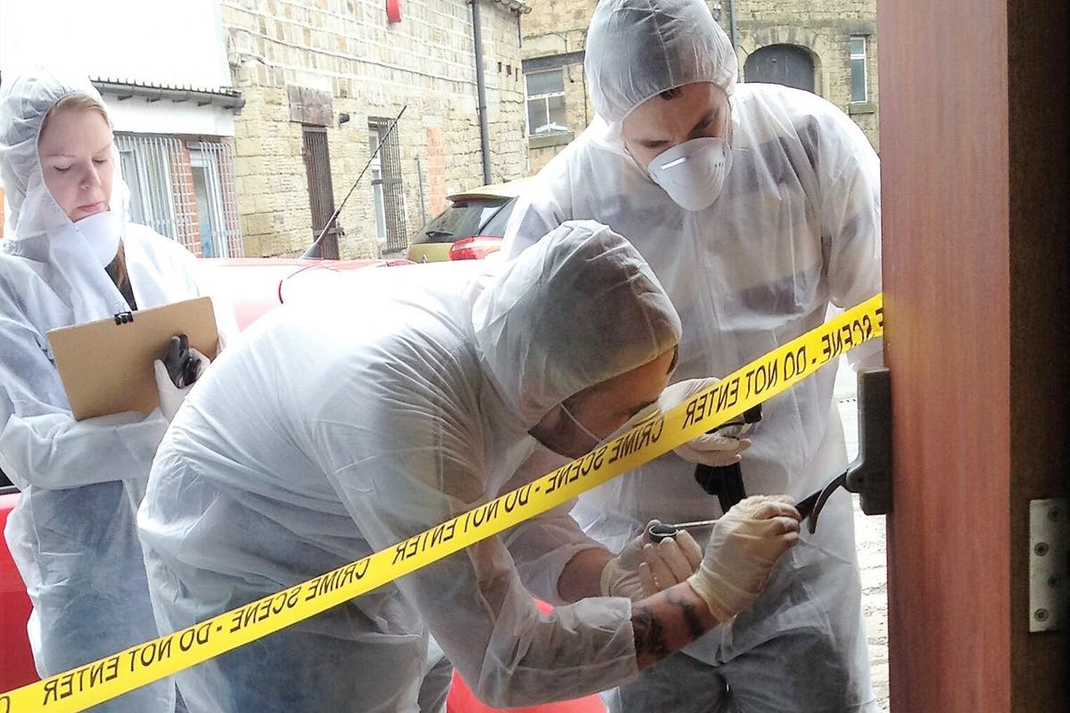 Ultimate Crime Scene Investigation Experience Day | Virgin Experience Days