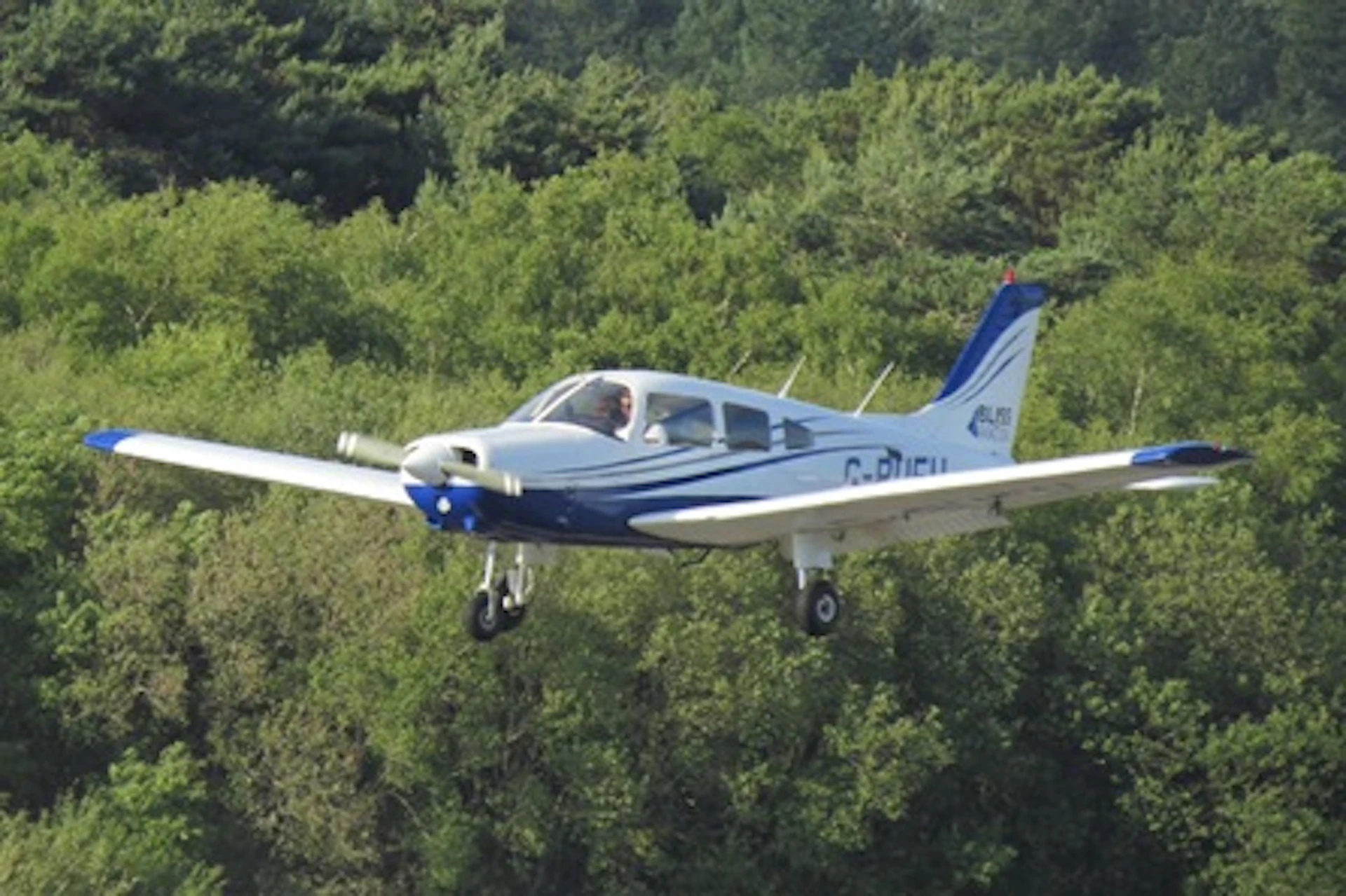 Flying Lessons - Pilot Lessons - Virgin Experience Days