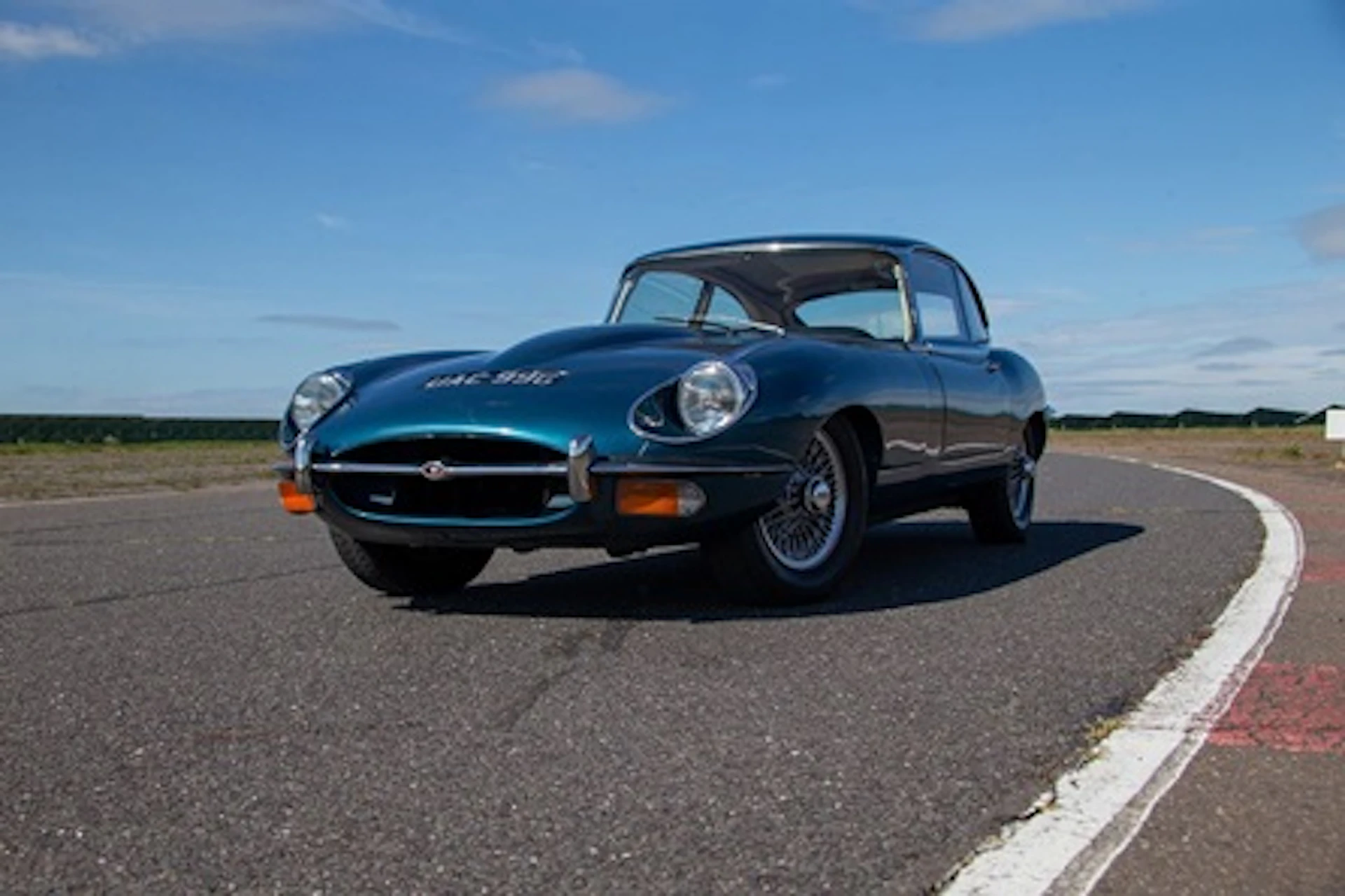 Classic Car Driving Experiences [Track Days] | Virgin Experience Days