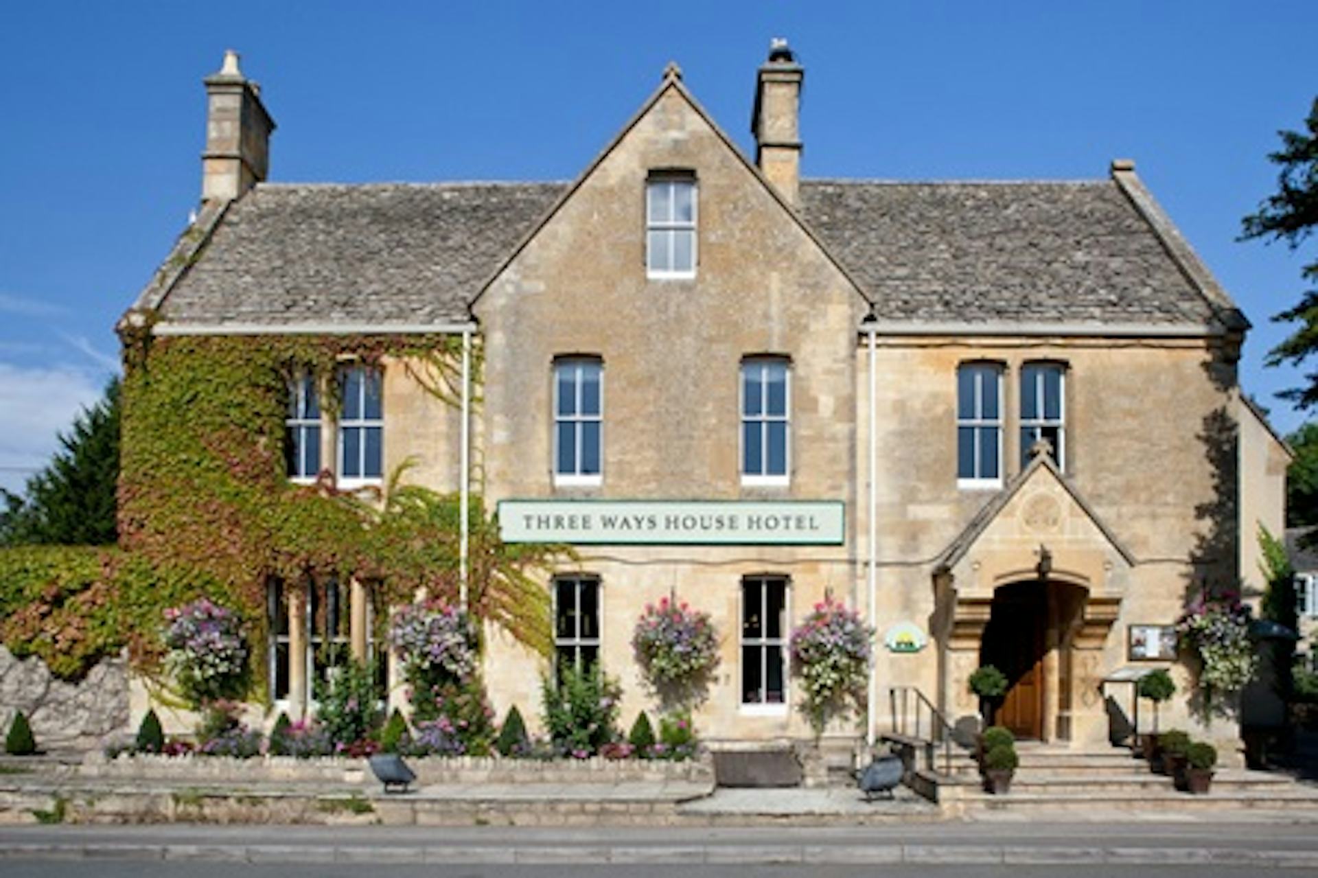 Pudding Club One Night Break With Dinner For Two | Virgin Experience Days