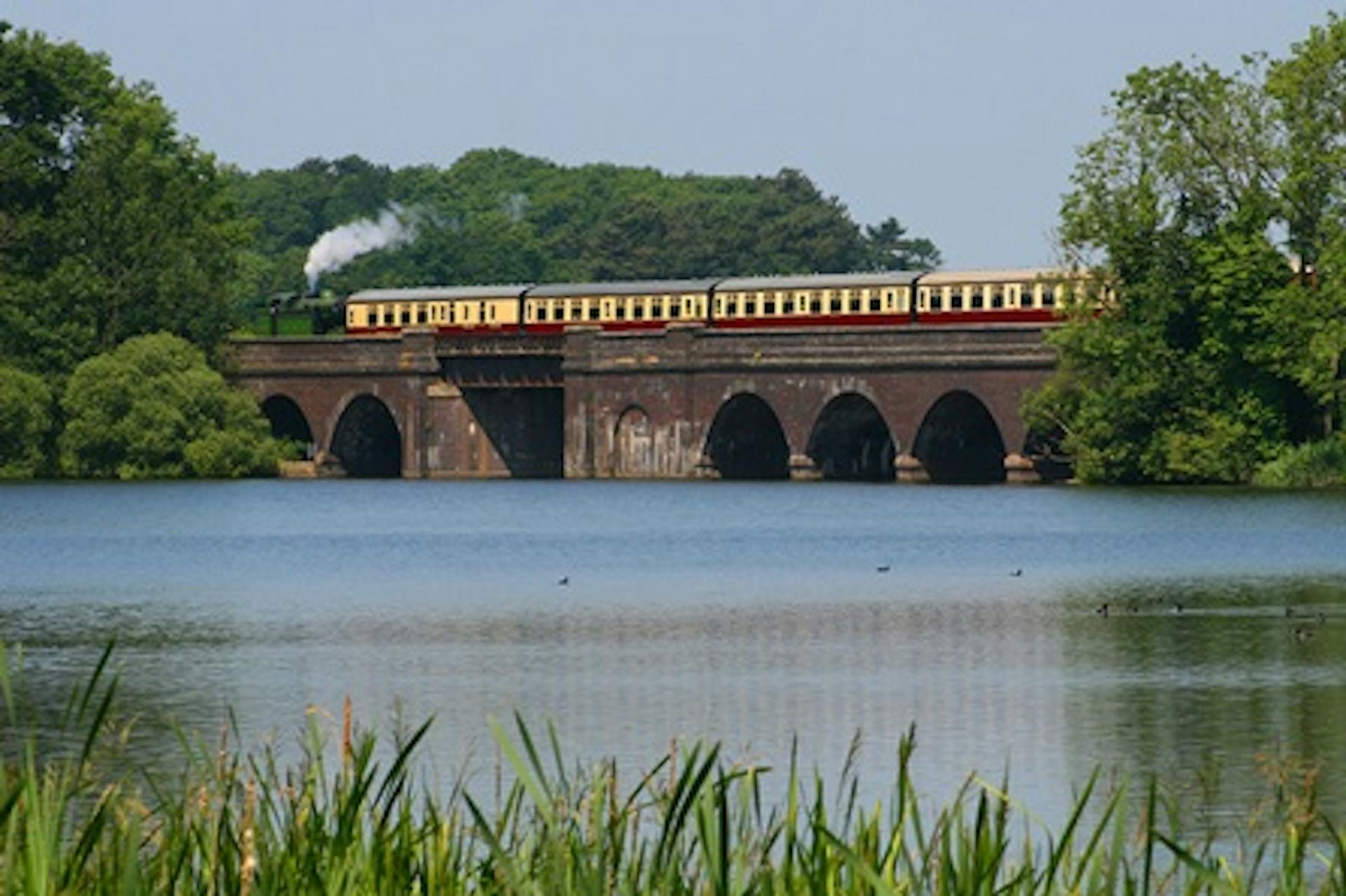 Sunday Lunch Experience for Two aboard The Elizabethan Steam Train ...